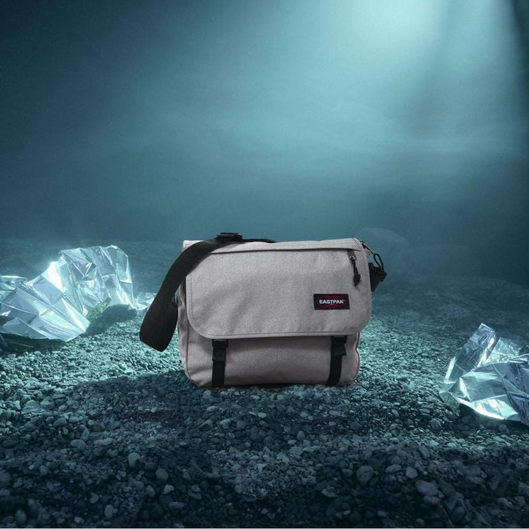 Eastpak Official Store | Built To Resist | 30 Year Warranty